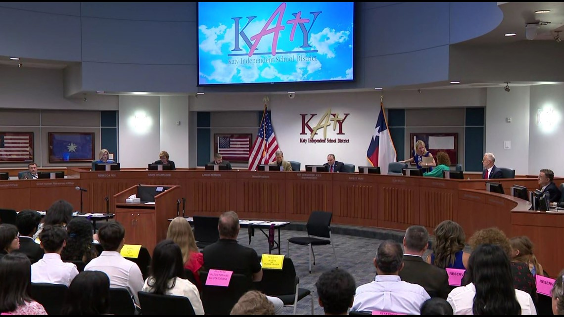 New Katy ISD school board members sworn in amid controversy | khou.com
