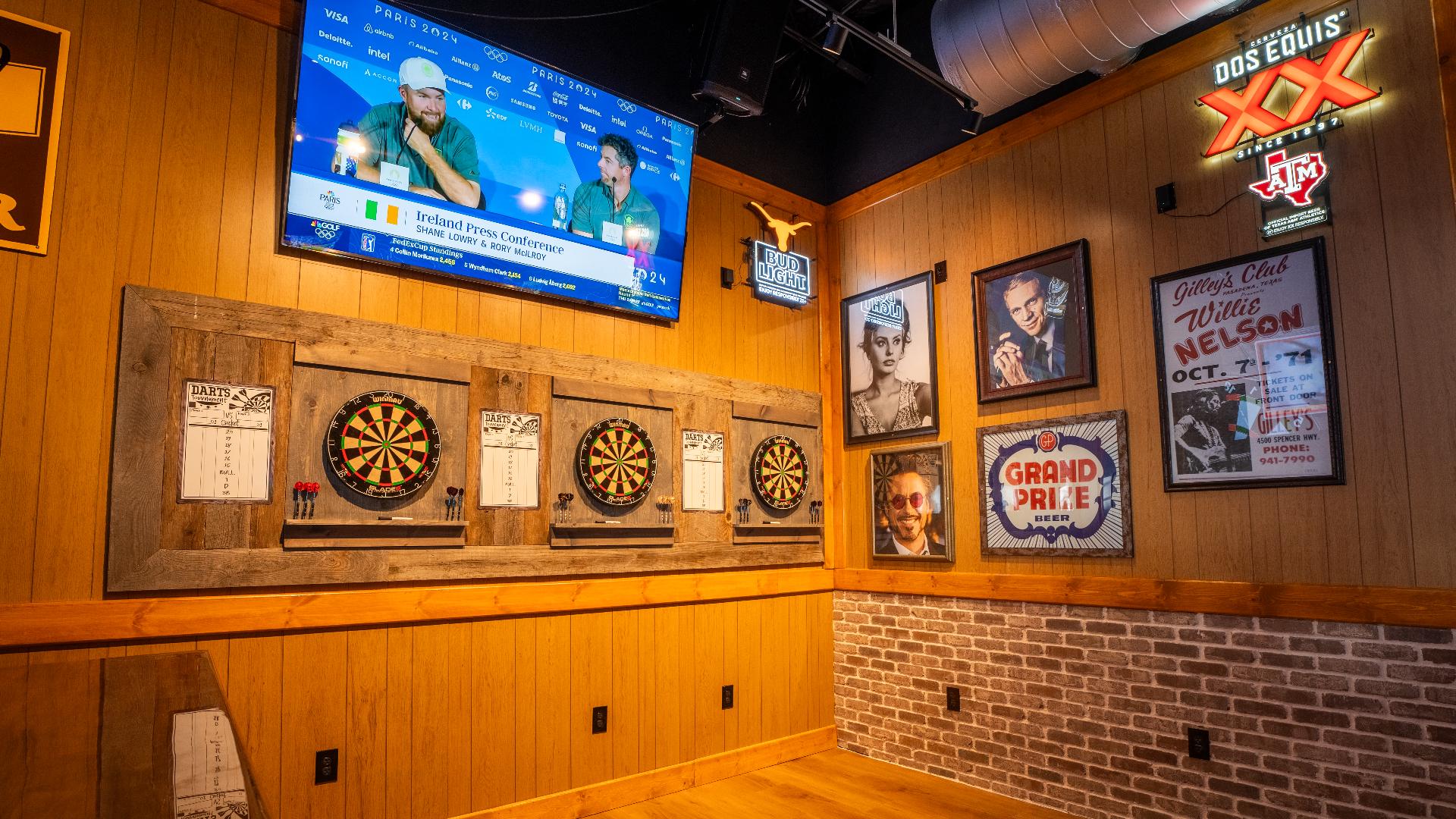 Woody's Hideaway pool hall opens in Houston | khou.com