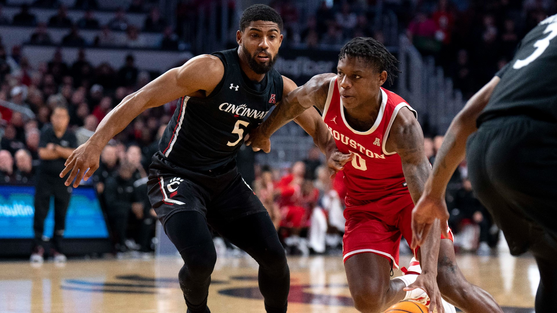 No. 2 Houston beats Cincinnati | khou.com