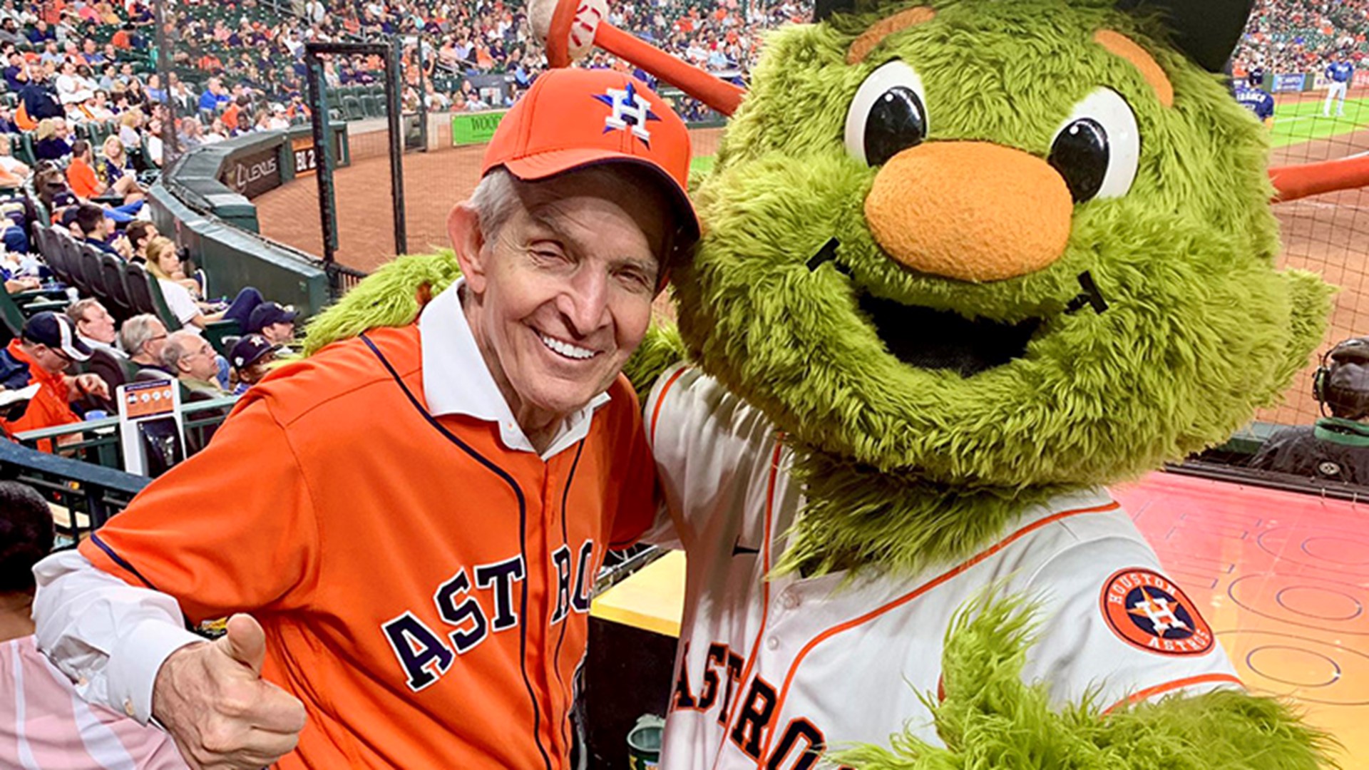 Astros holiday cards: How you can pose with Orbit! | khou.com