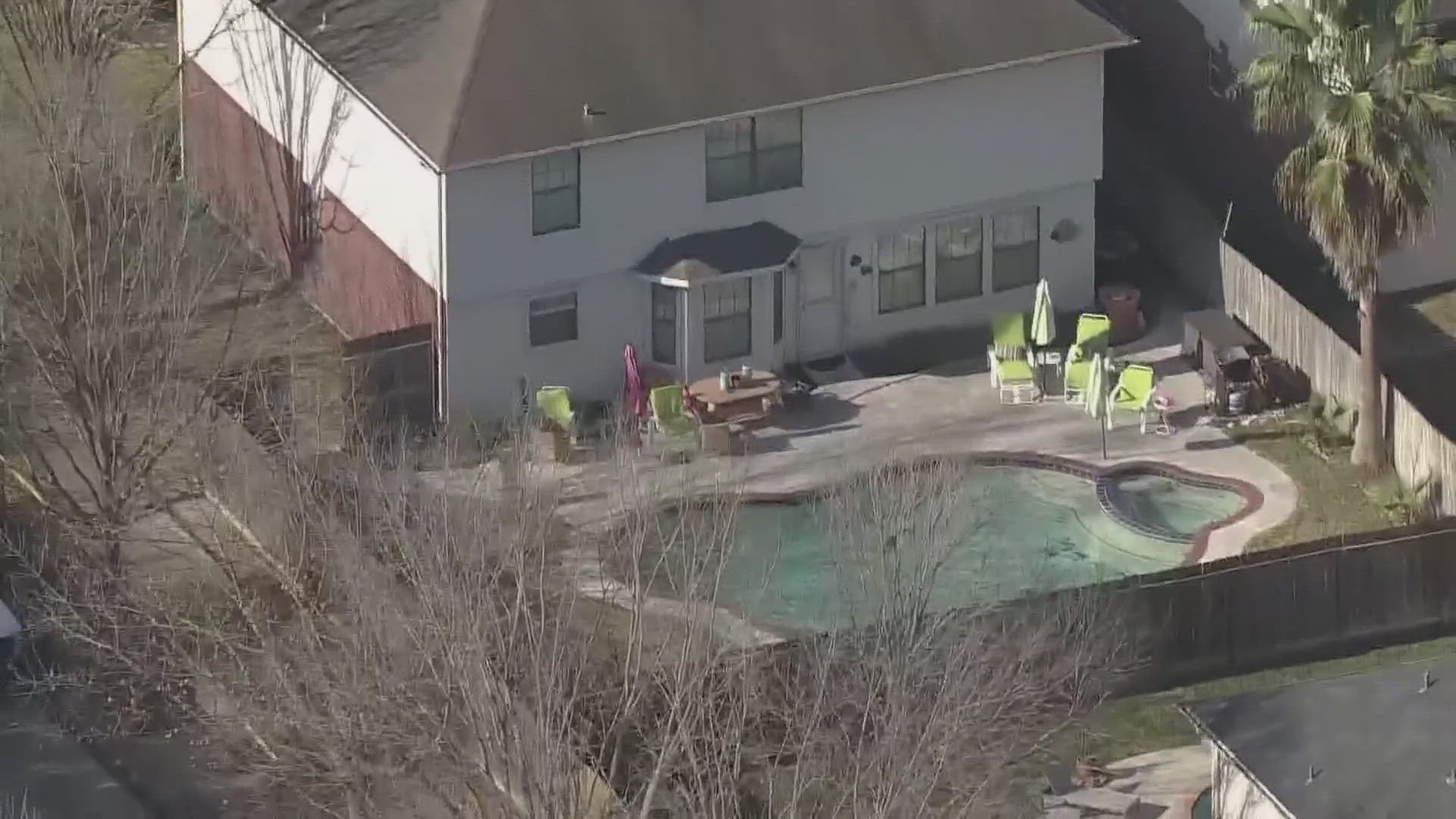 Toddler girls die at hospital after being found in Katy pool, deputies ...