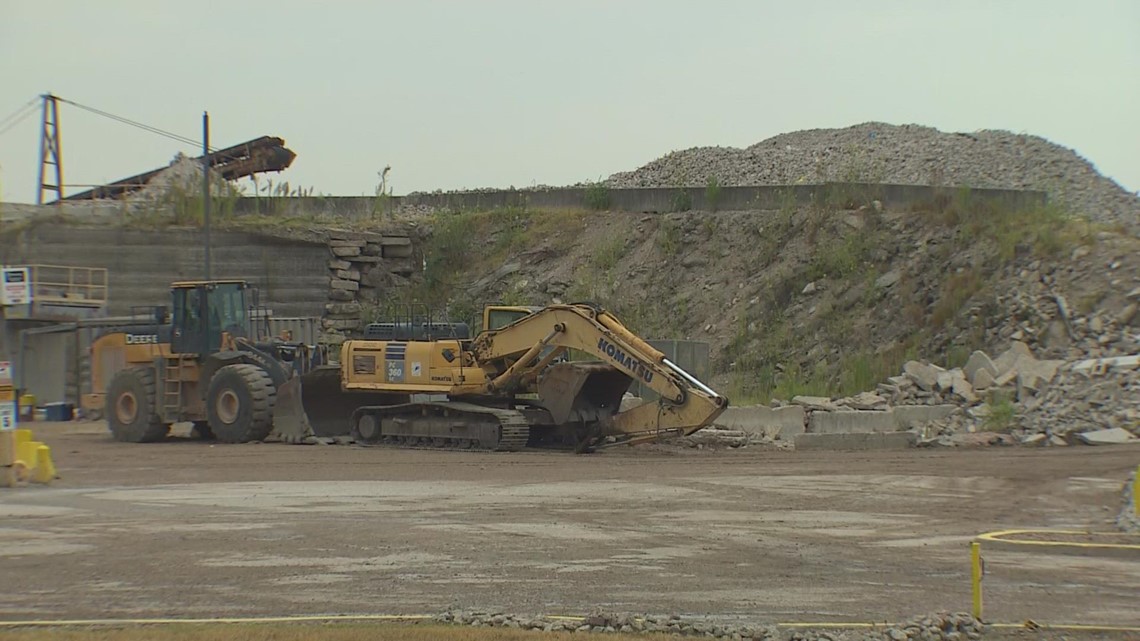 Carverdale residents unhappy with proposed landfill expansion | khou.com