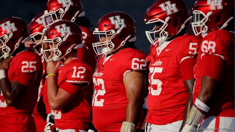 University of Houston football sees $9M loss in 2023 | khou.com