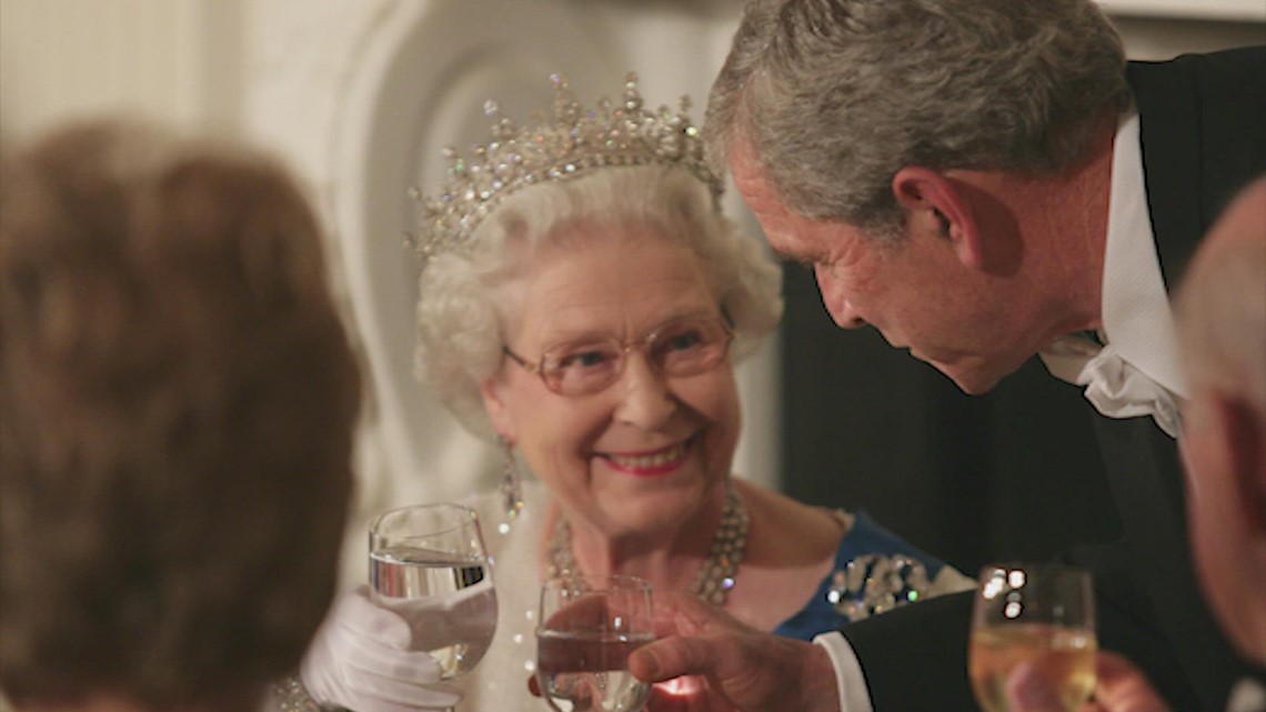 Houstonians honor Queen Elizabeth II's legacy | khou.com