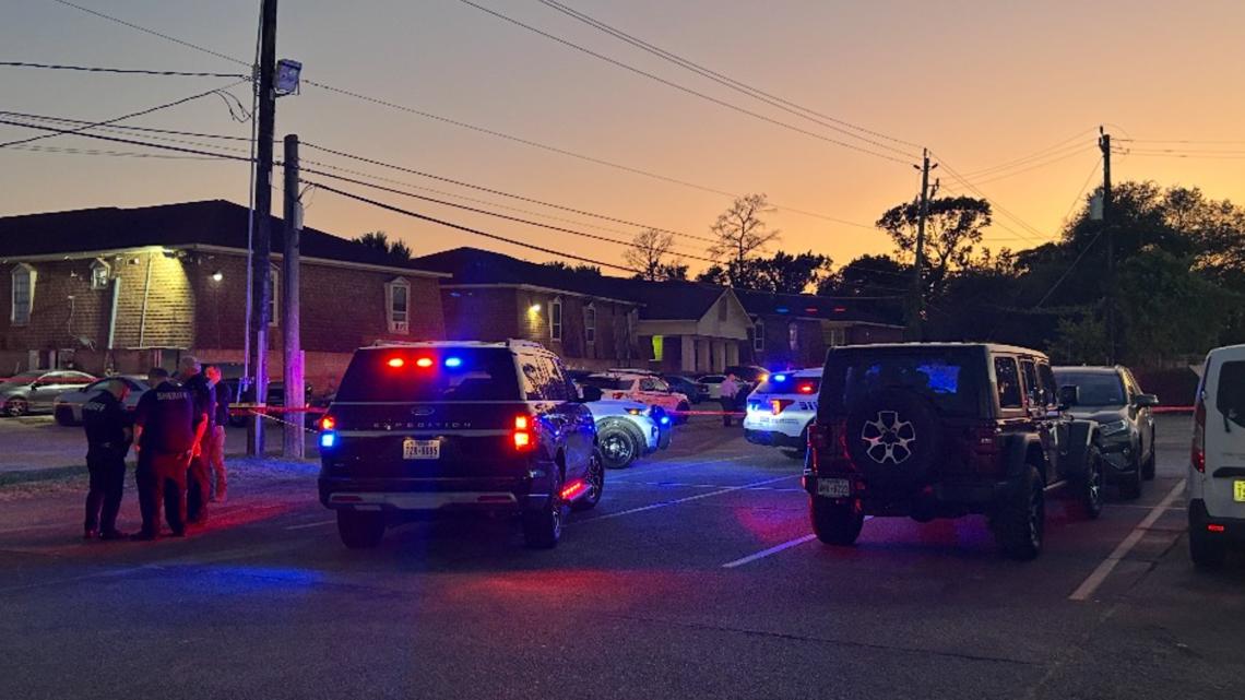 HPD: 2 men impersonating police shot, killed in southeast Houston ...