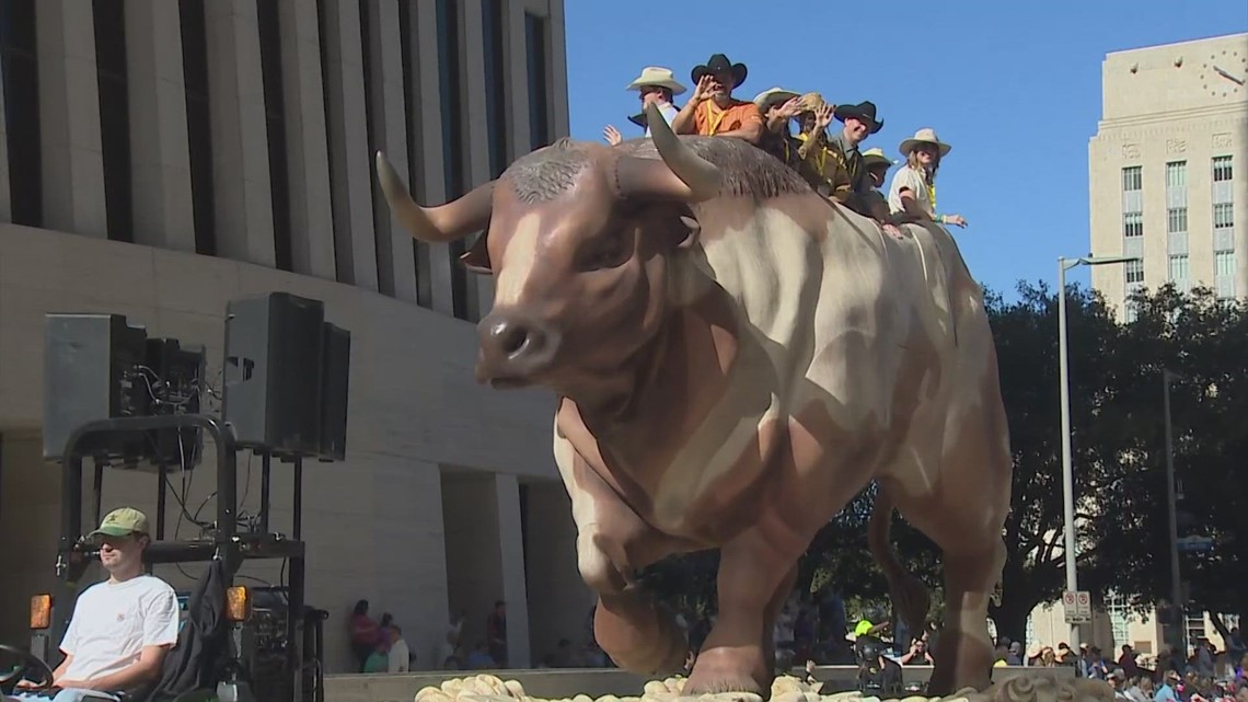 Thousands gather for Houston Livestock Show and Rodeo parade | khou.com