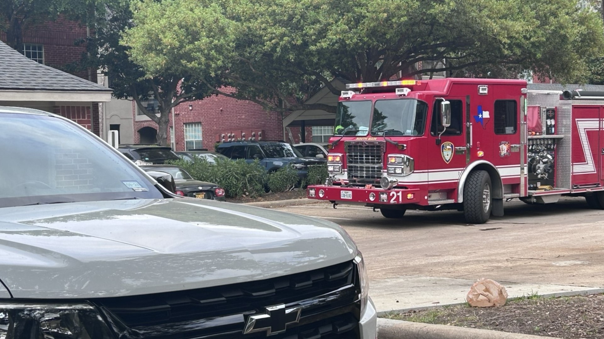 Houston trench rescue: HFD working to rescue one person | khou.com