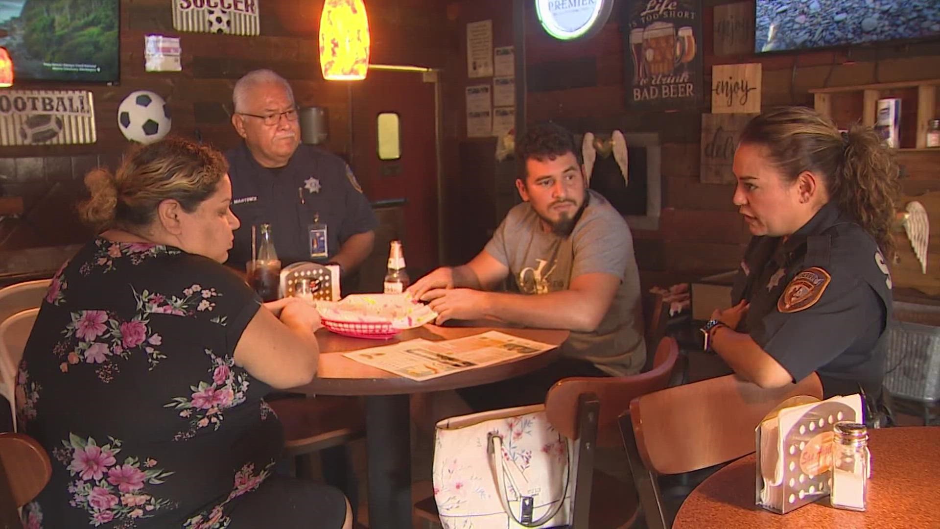 Houston-area police hoping to build trust with Hispanics | khou.com