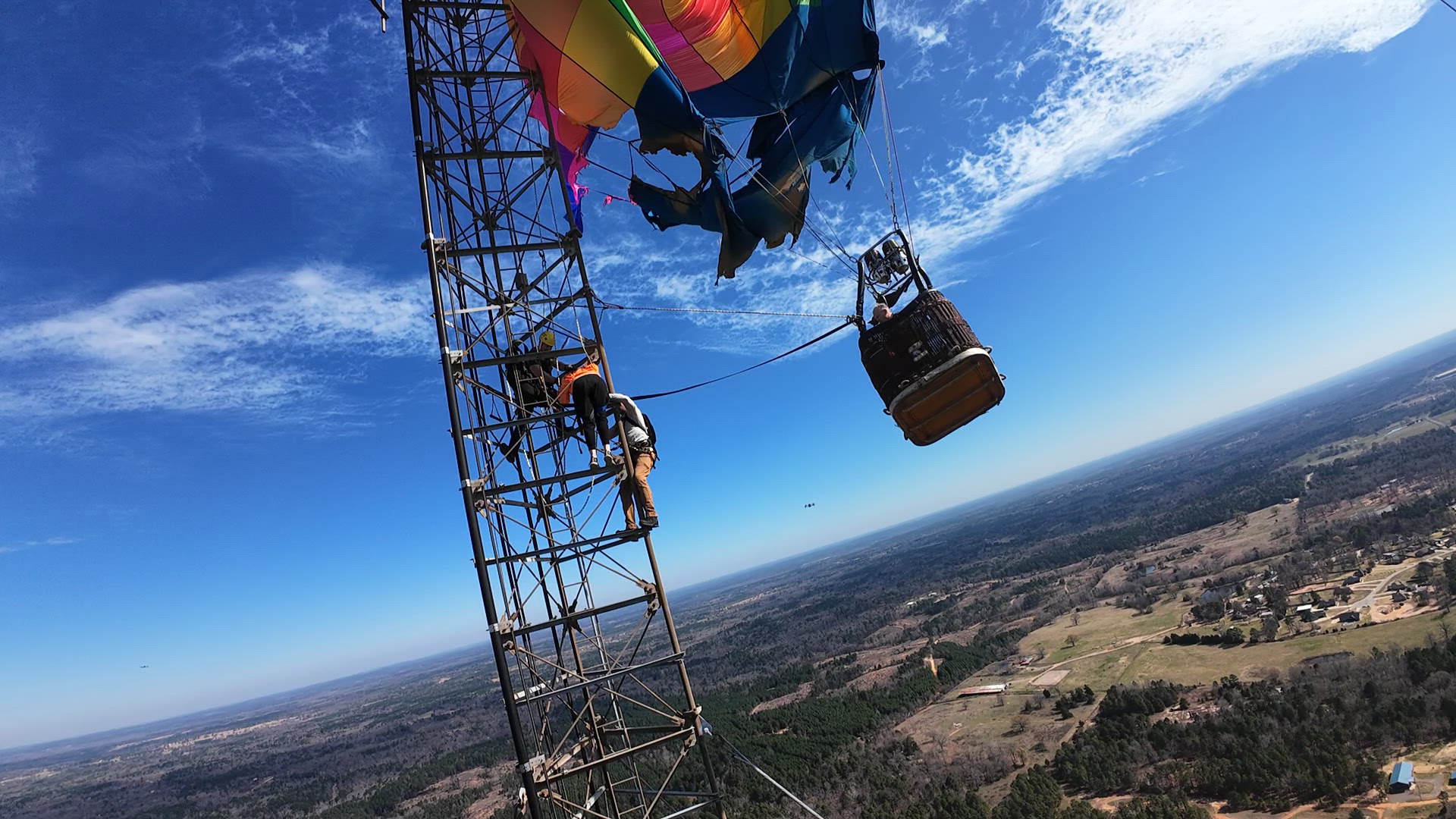 Both occupants rescued after hot air balloon crashes into Longview ...