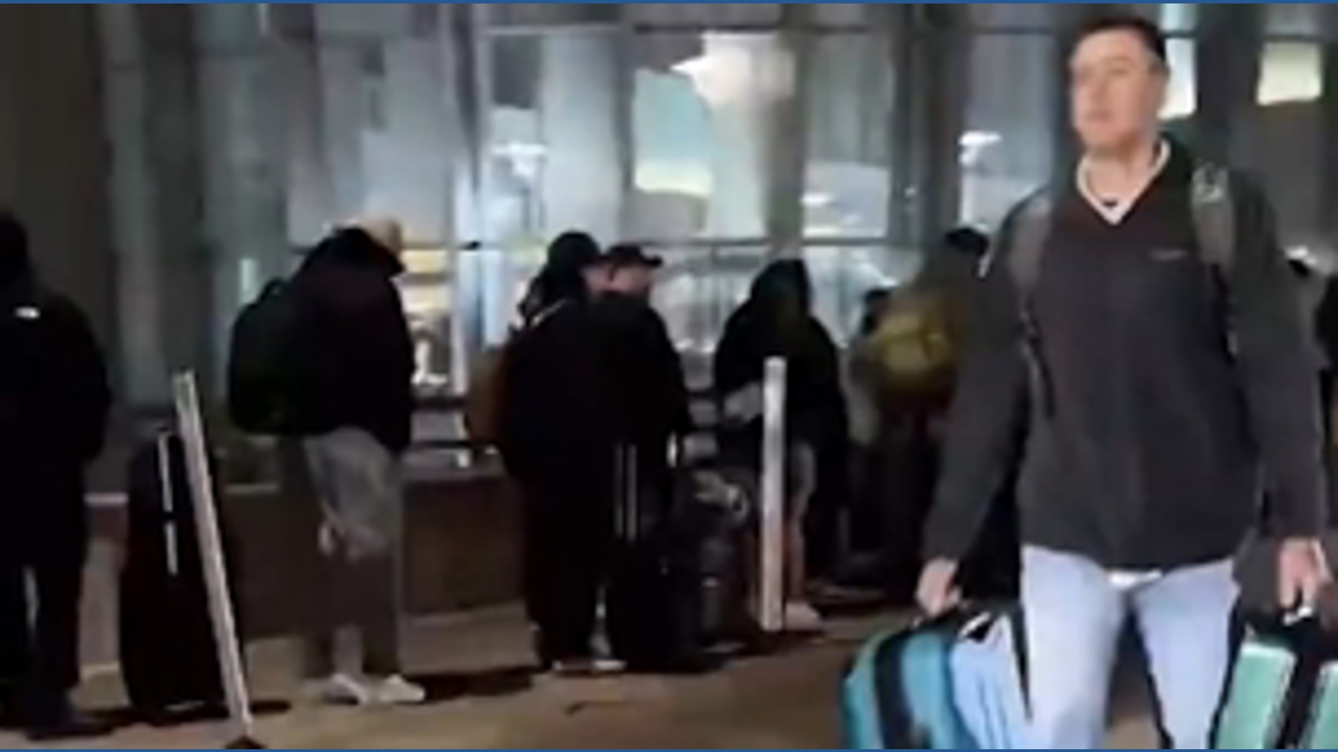 Long TSA lines grow at US airports during government shutdown | khou.com