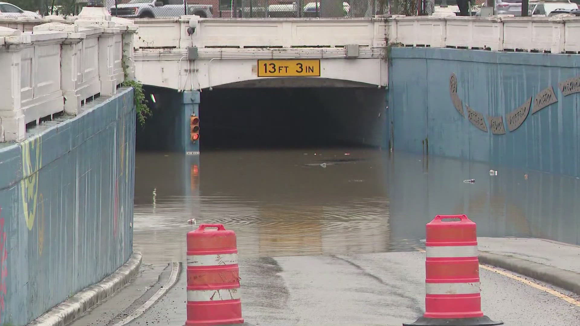 Houston drivers face flash floods that swamped their vehicles | khou.com