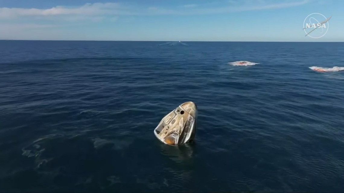 Splashdown! SpaceX Dragon capsule returns to Earth with 4 astronauts ...