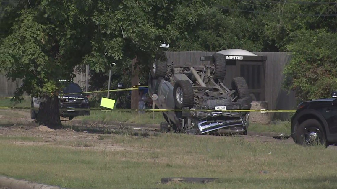 Houston, Texas news: Two dead in wreck in northwest Houston | khou.com