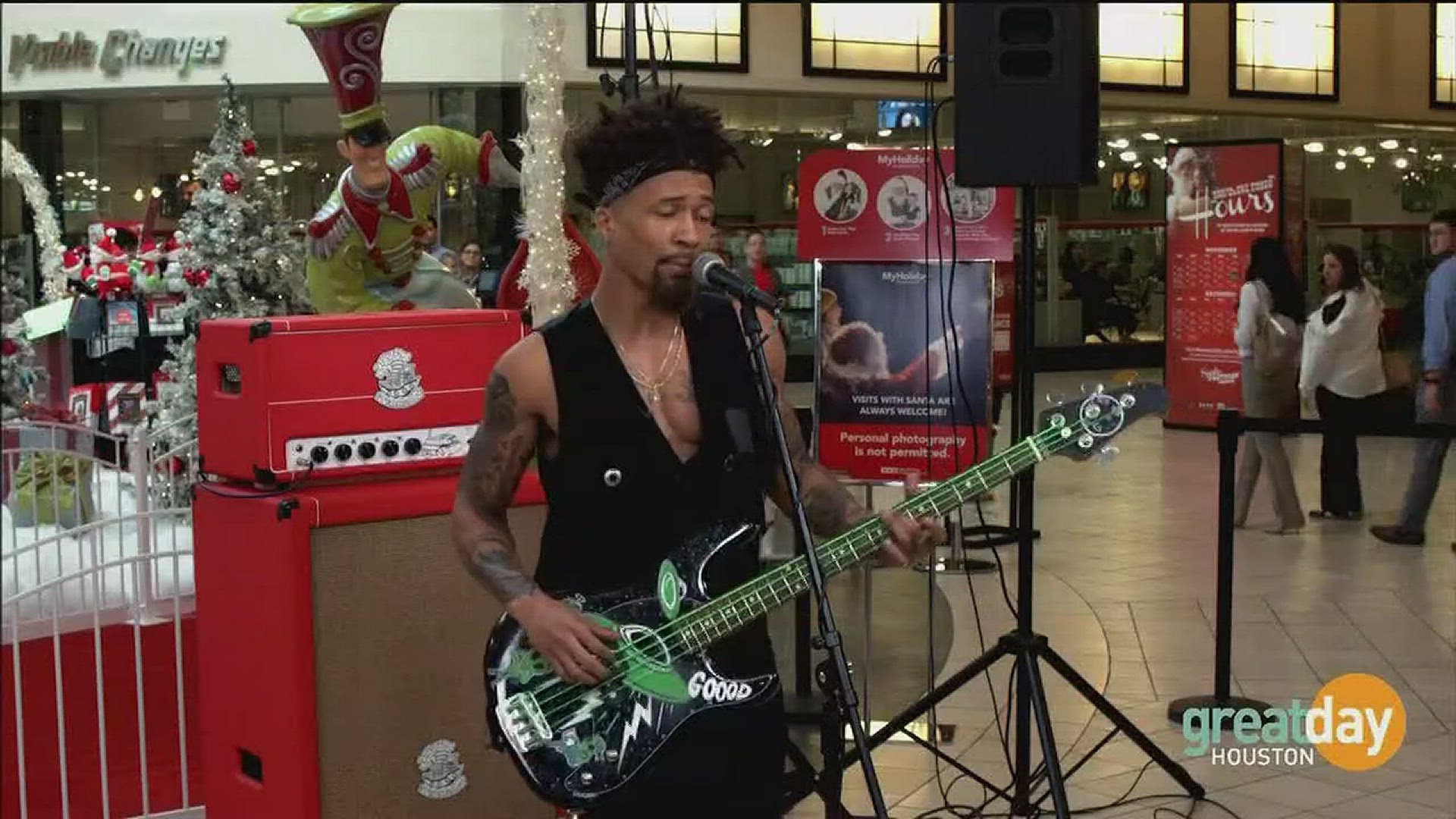 Lady Gaga’s Bassist Jonny Goood | khou.com