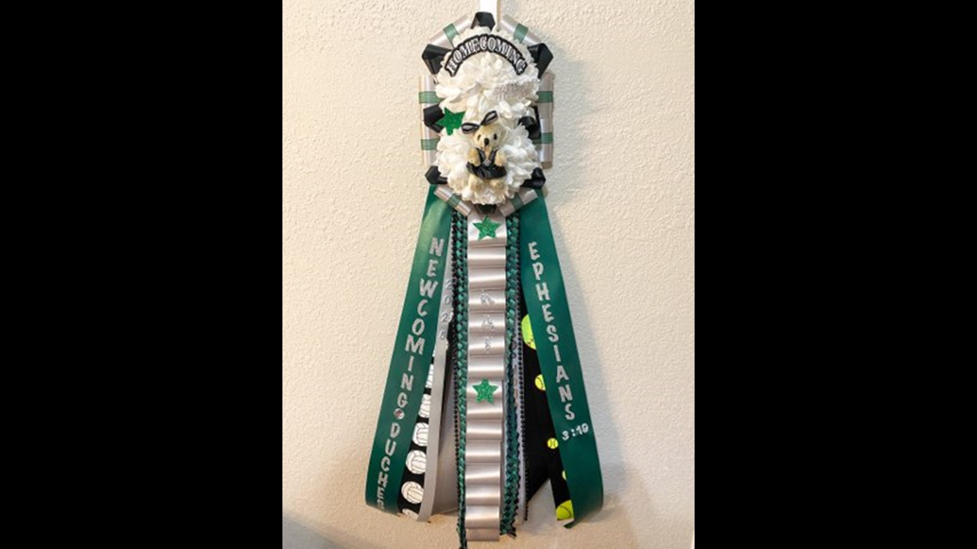 Why are mums so big in Texas? Here is the homecoming history | khou.com