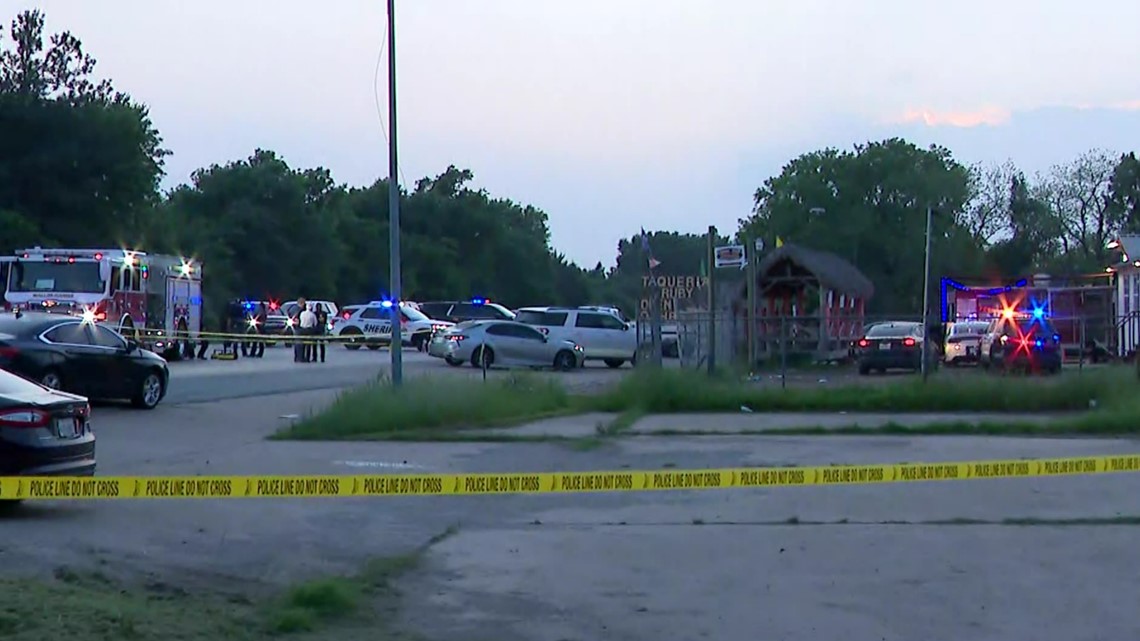 Houston news, crime: Suspects shot by officers in Waller County | khou.com