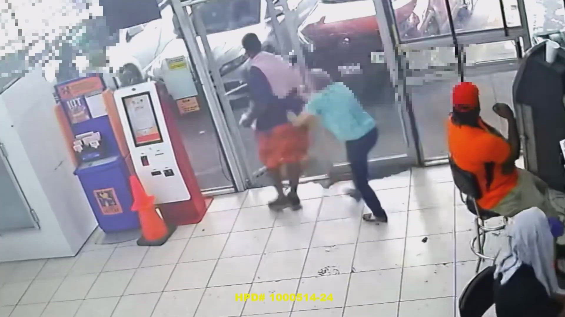 Video shows thieves snatch envelope full of cash from 80-year-old woman ...