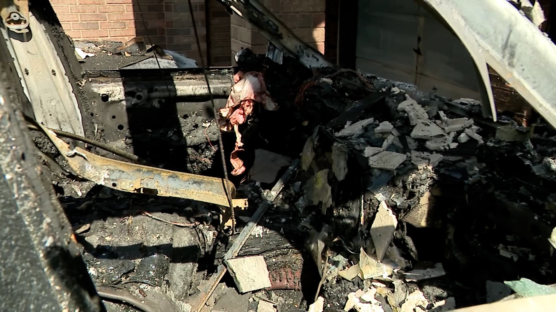 House fire in Sugar Land's Greatwood neighborhood | Houston news | khou.com