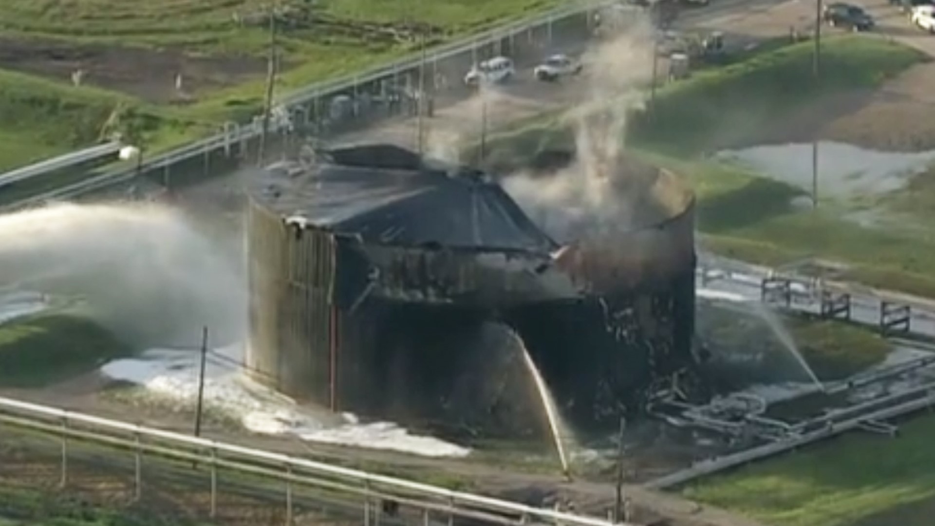 Raw video: Refinery fire on Red Bluff in Pasadena; firefighters spray ...