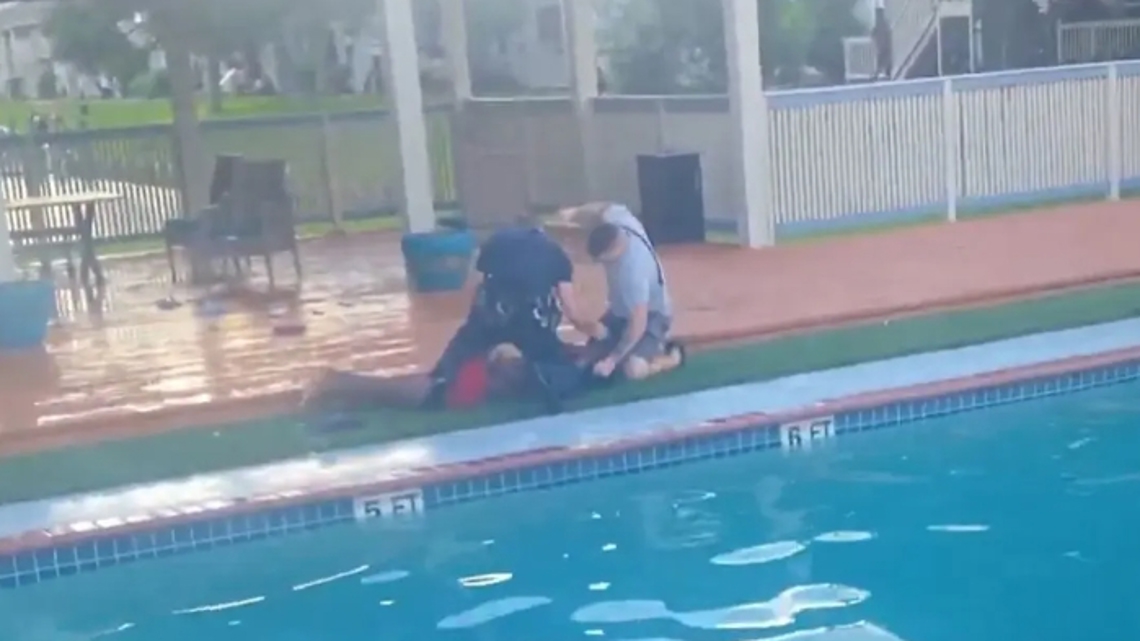 Fired Galveston police officer charged with injury to child | khou.com