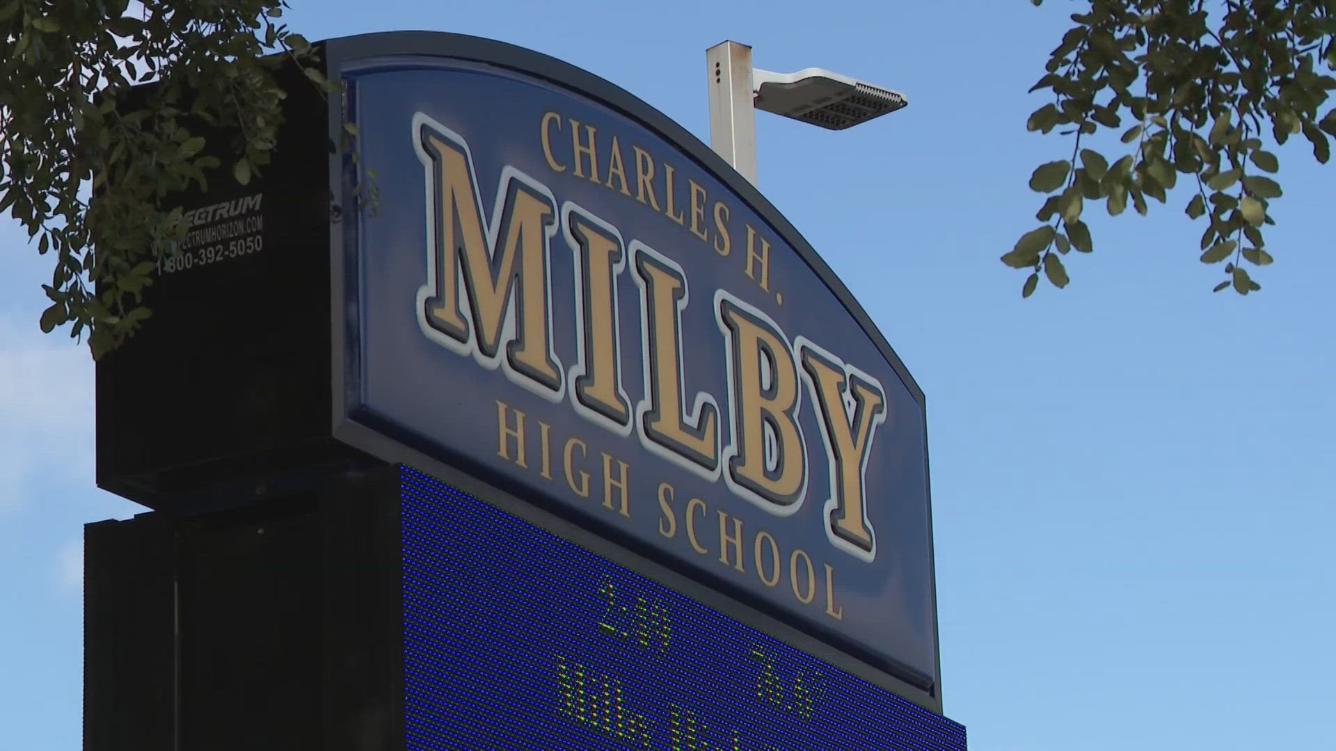 Houston mayor pushes for pedestrian bridge after student killed by ...