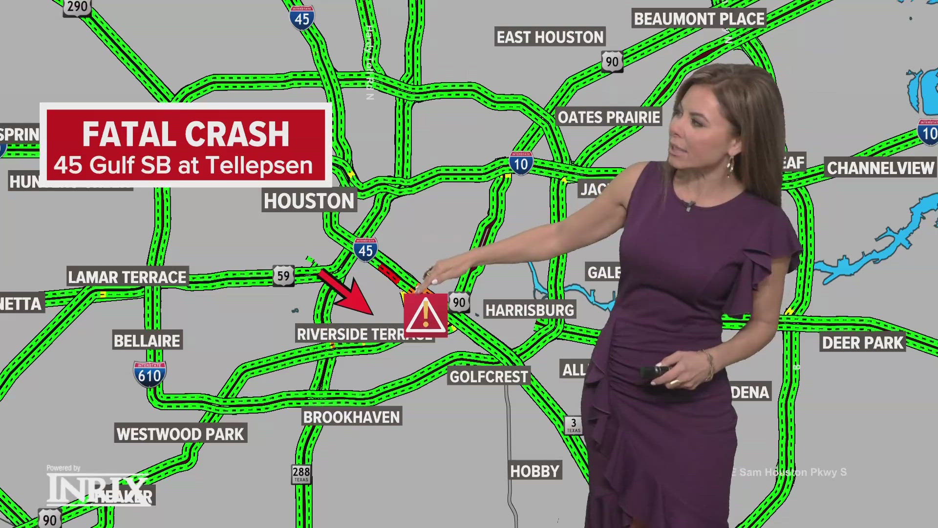 Deadly crash shuts down Gulf Freeway headed south at Spur 5 | khou.com