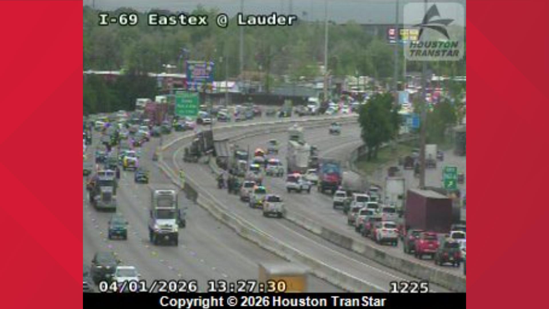 Jackknifed 18-wheeler, hazmat spill shuts down lanes on I-69 Eastex ...