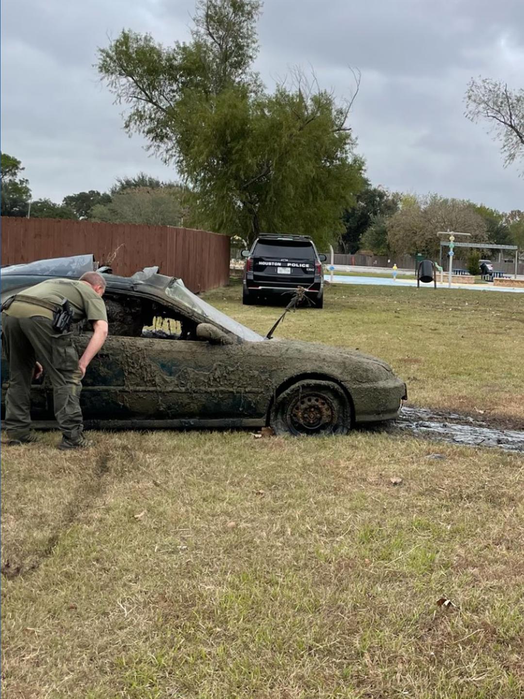 Houston police recover mud-covered car from Blueridge Park pond | khou.com