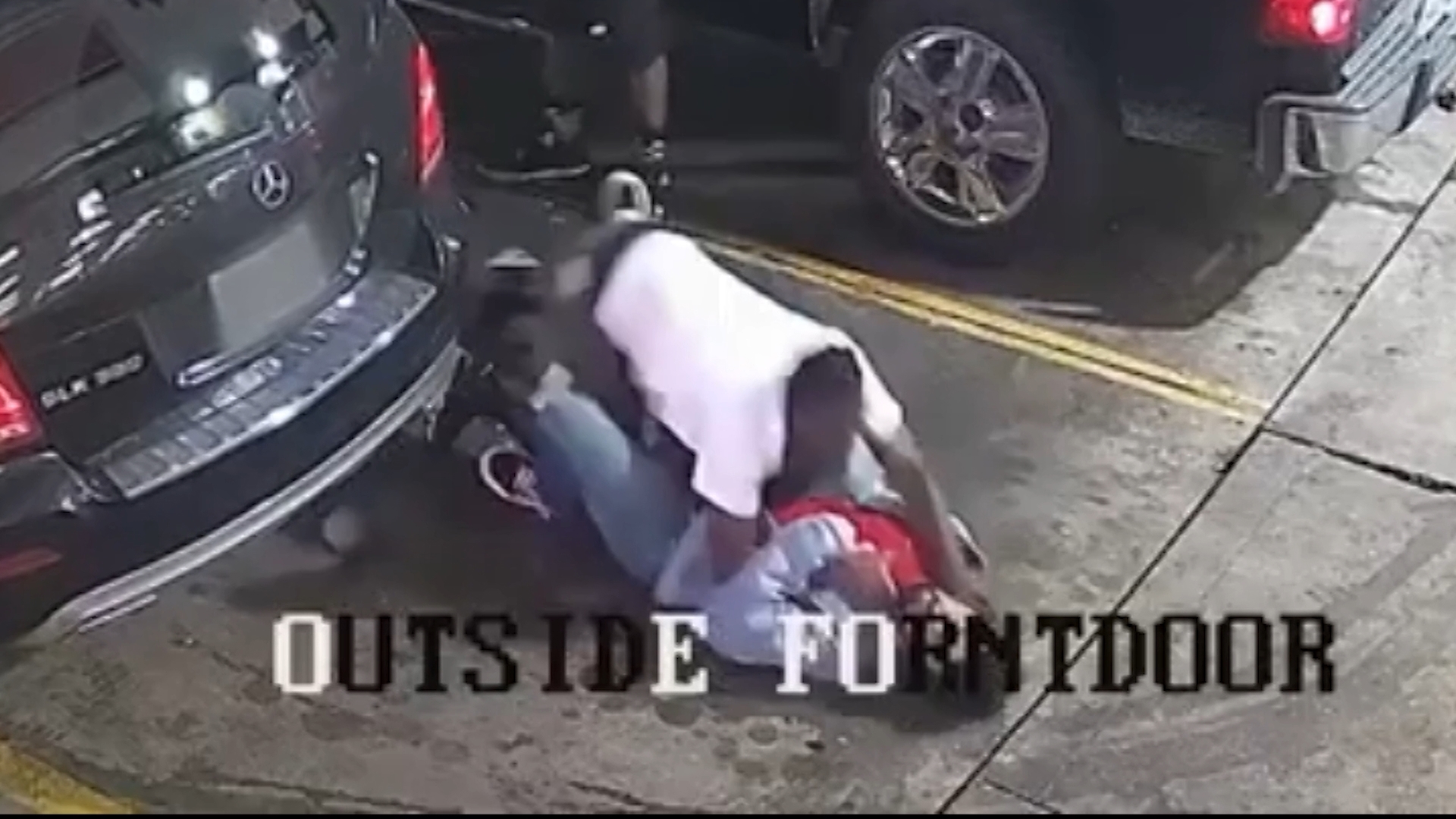 Police try to identify suspects shown on video beating man to death on ...