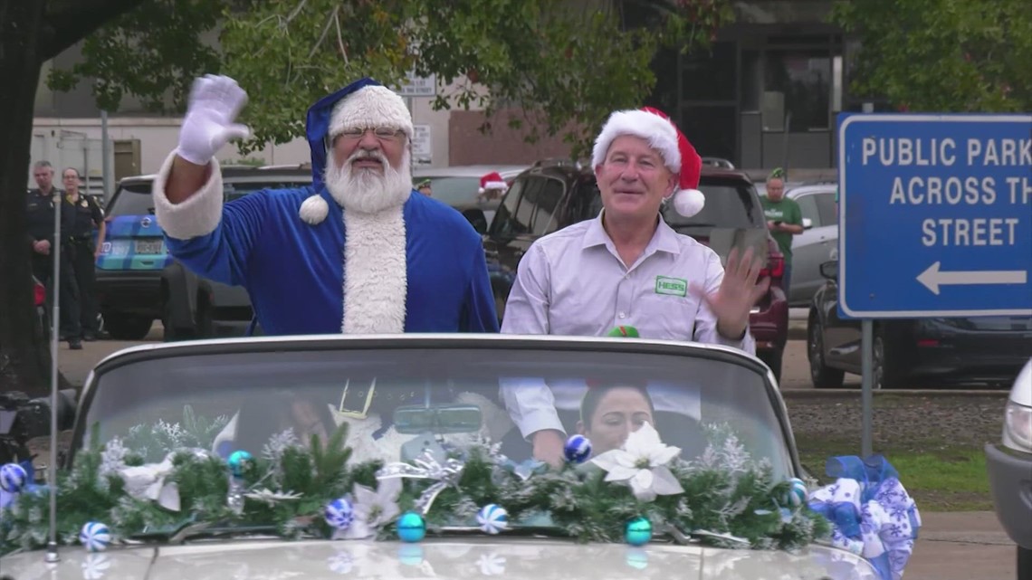 Blue Santa, HPD gives toys to thousands of kids in need | khou.com