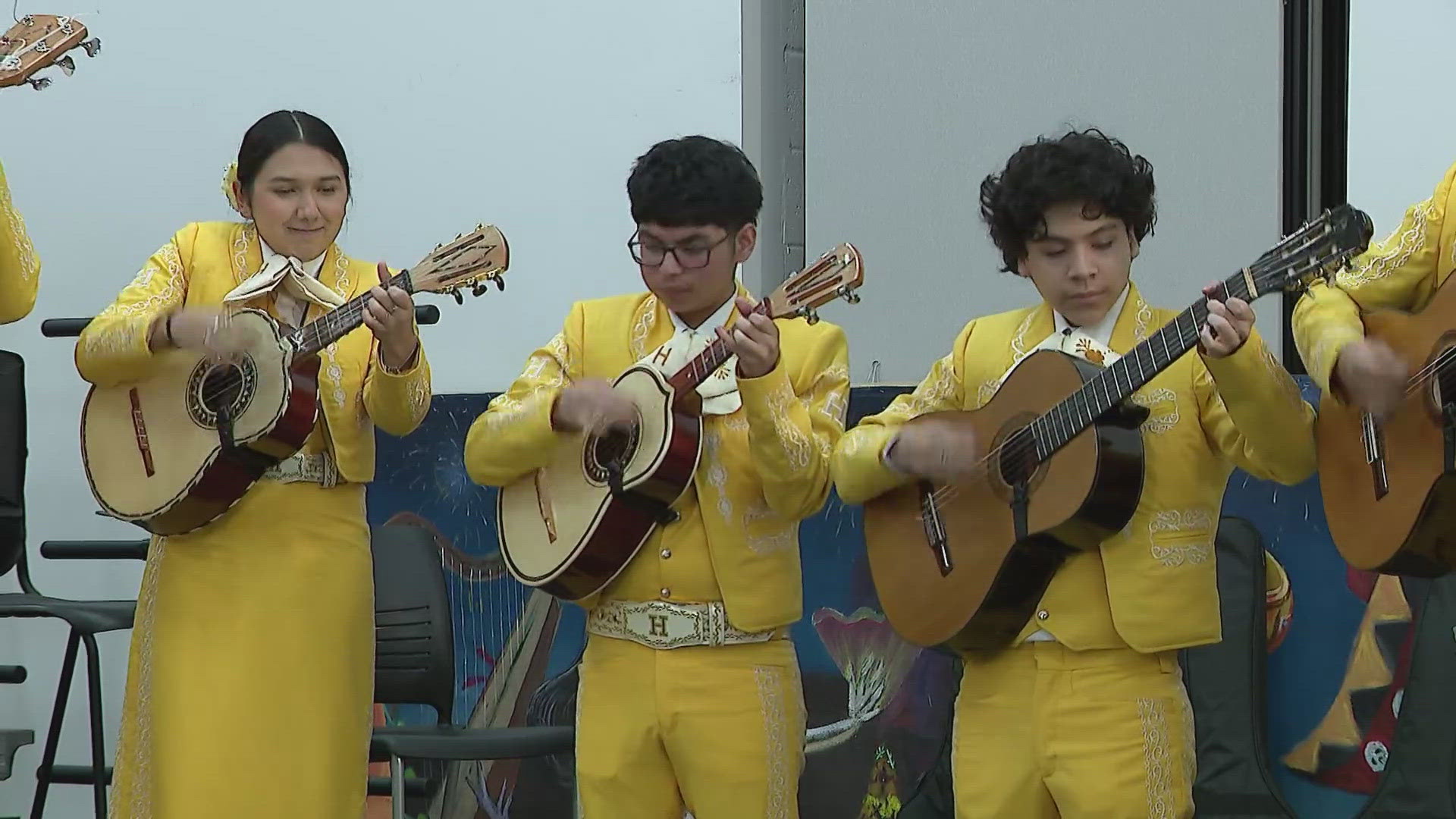 Houston-area mariachi bands compete for state title | khou.com