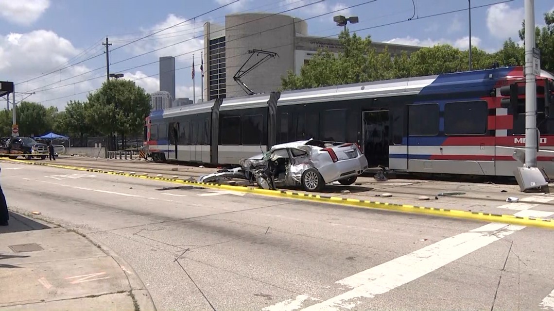 Two injured in METRO light rail crash near downtown | khou.com