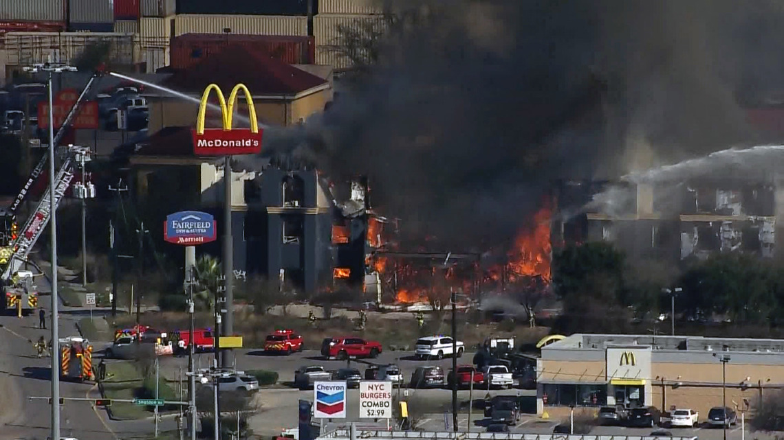 Vacant hotel near Channelview catches fire again | khou.com