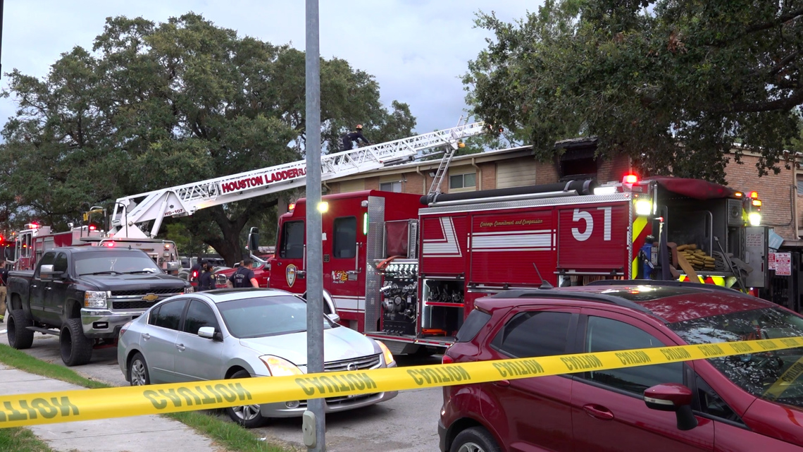HFD chief gives update after three killed in southwest Houston ...