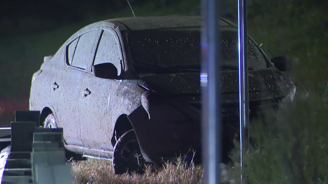 Body found in submerged vehicle along East Freeway in Channelview ...