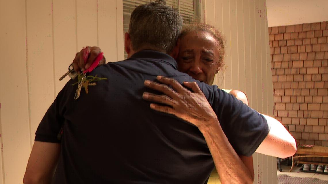 Houston leaders demand changes after power outages turn deadly | khou.com