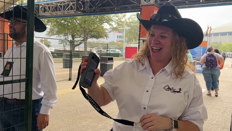 Volunteers keep Rodeo running every year | khou.com