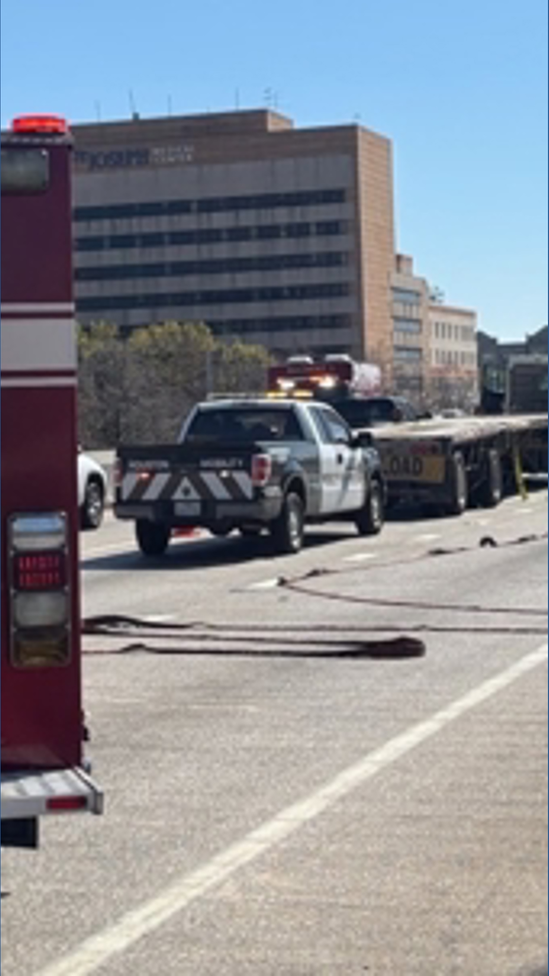 Gulf Freeway lanes reopen after lost load, fuel spill near San Jacinto ...