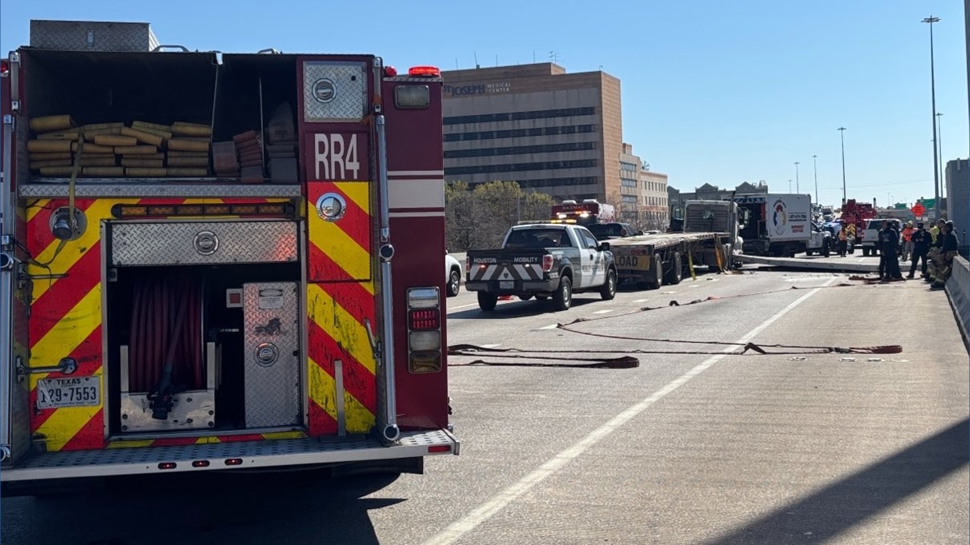Gulf Freeway lanes reopen after lost load, fuel spill near San Jacinto ...