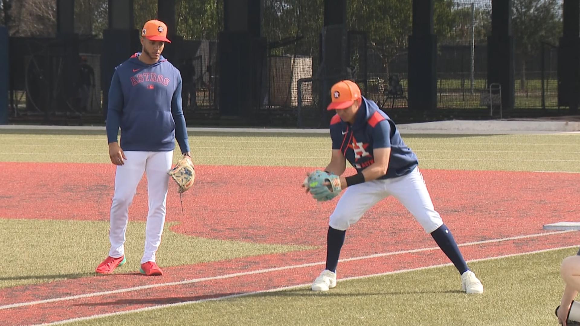 Astros' Mauricio Dubón, Jeremy Peña prepare for new infield roles ...