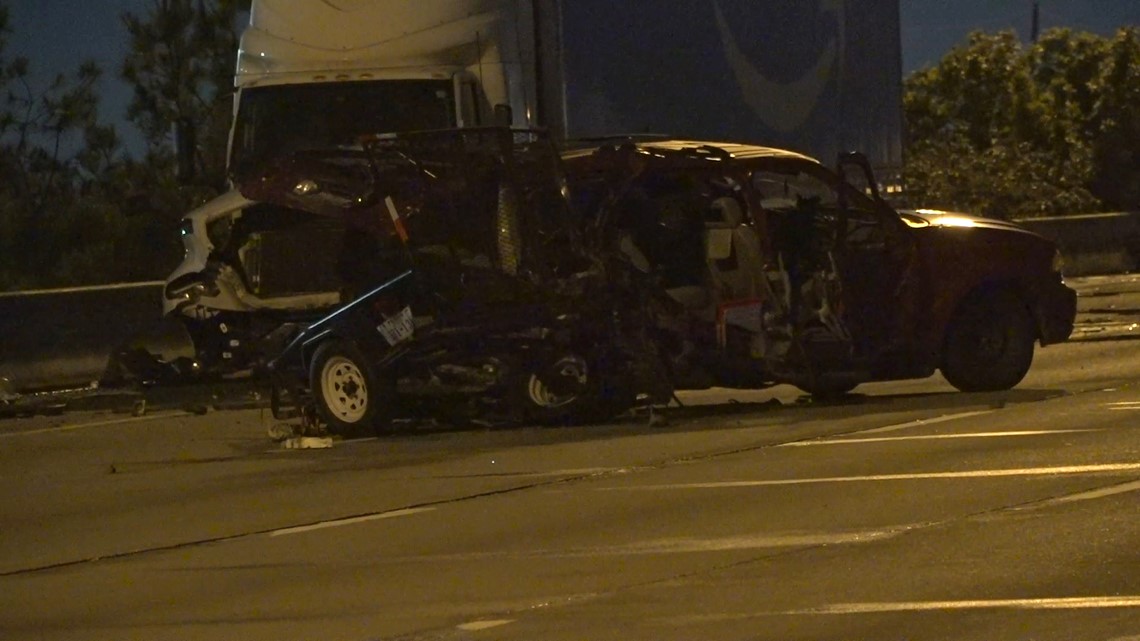 2 dead in crash involving big rig on I-45 North Freeway | khou.com