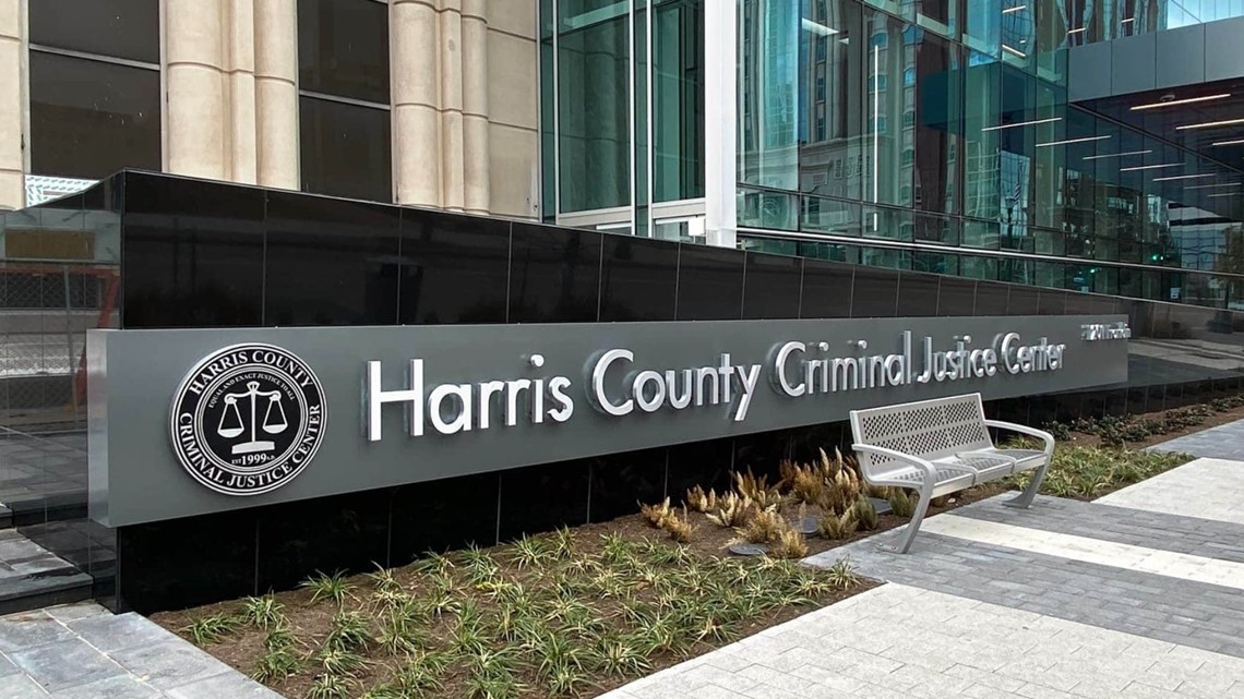 District attorney's office employees harassed walking to work | khou.com District attorney's office employees harassed walking to work | khou.com