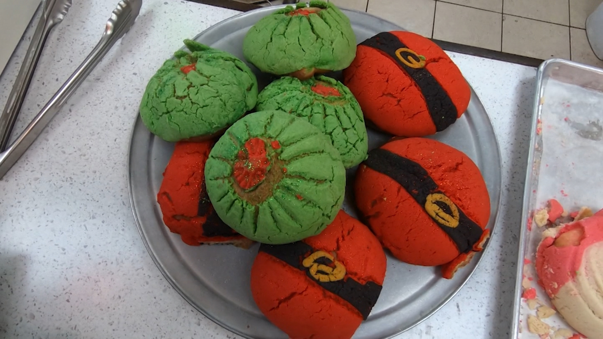 East Houston bakery sells thousands of 'Concha Claus' baked goods ...