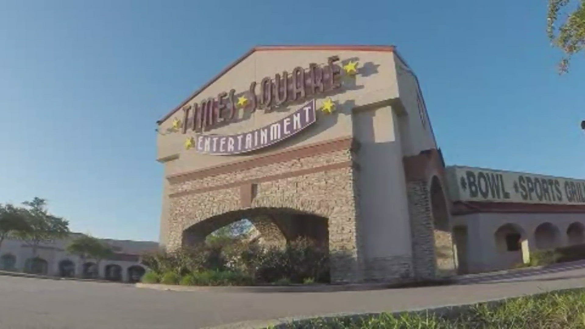 Don't call them old! Katy bowling league rolling back time | khou.com