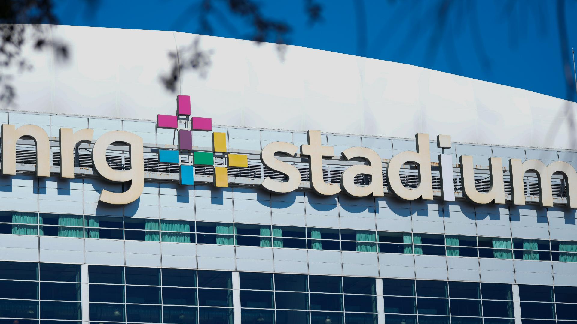 Gov. Greg Abbott to tour NRG Stadium as Houston area continues to ...