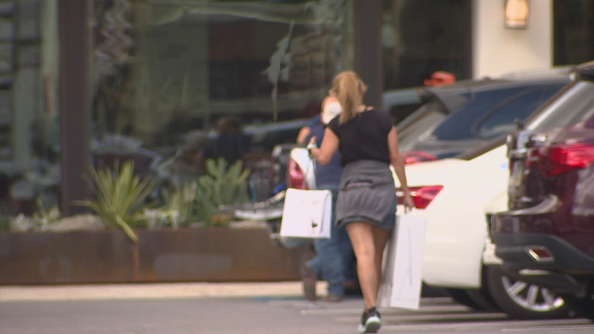 Houston police share holiday shopping safety tips for Uptown | khou.com