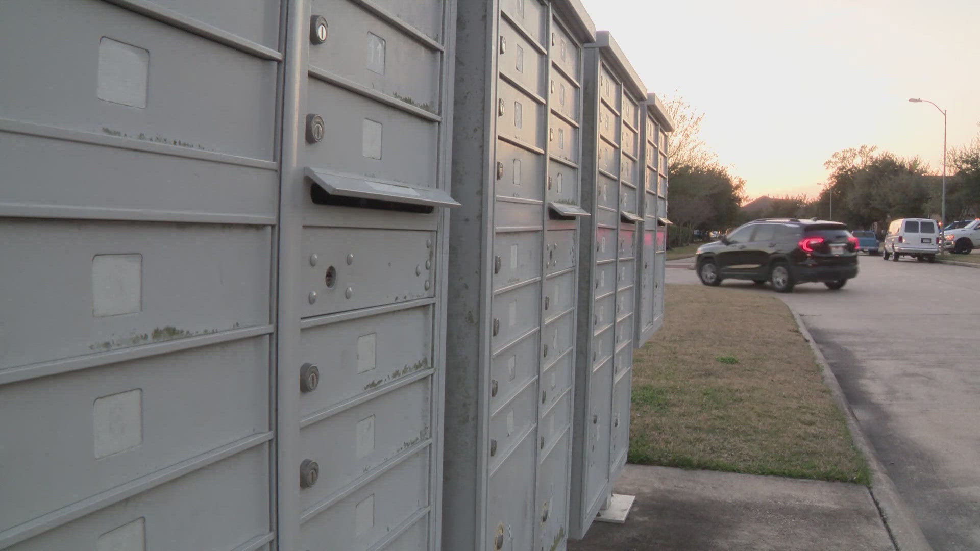 Traffic stop over paper plates uncovers stacks of stolen Katy mail ...