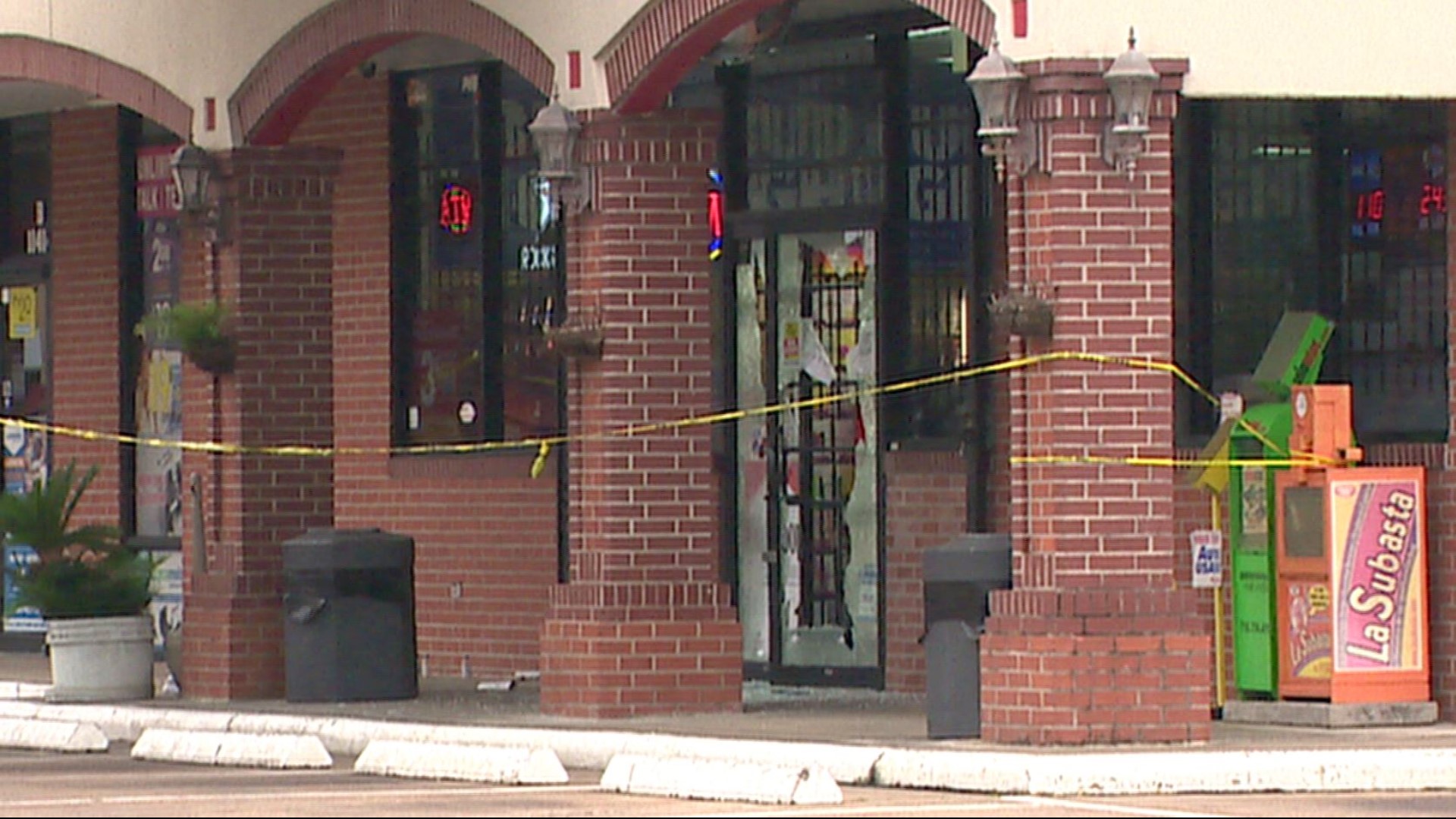 Clerk shoots suspected robber at southwest Houston store | khou.com