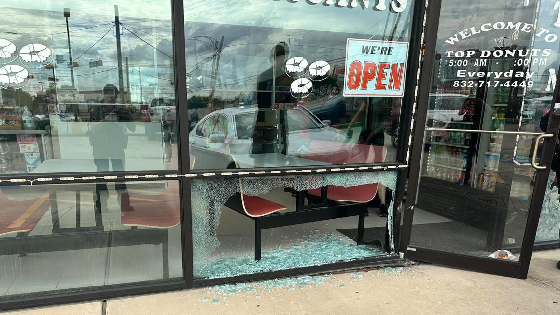 1 person hurt after car crashes through Top Donuts in north Harris ...