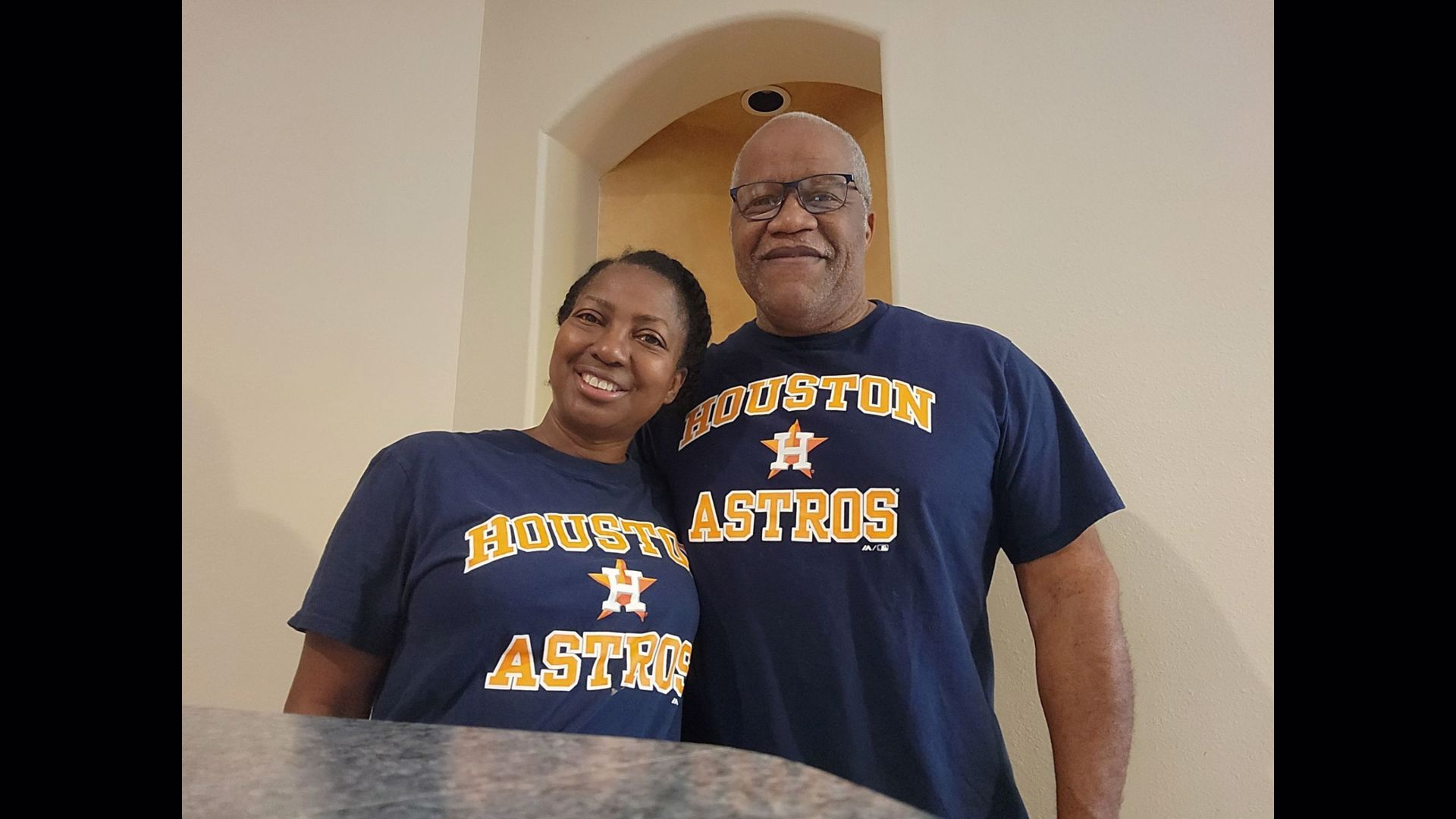 Go 'Stros! Fans share Astros gear, celebrations | khou.com
